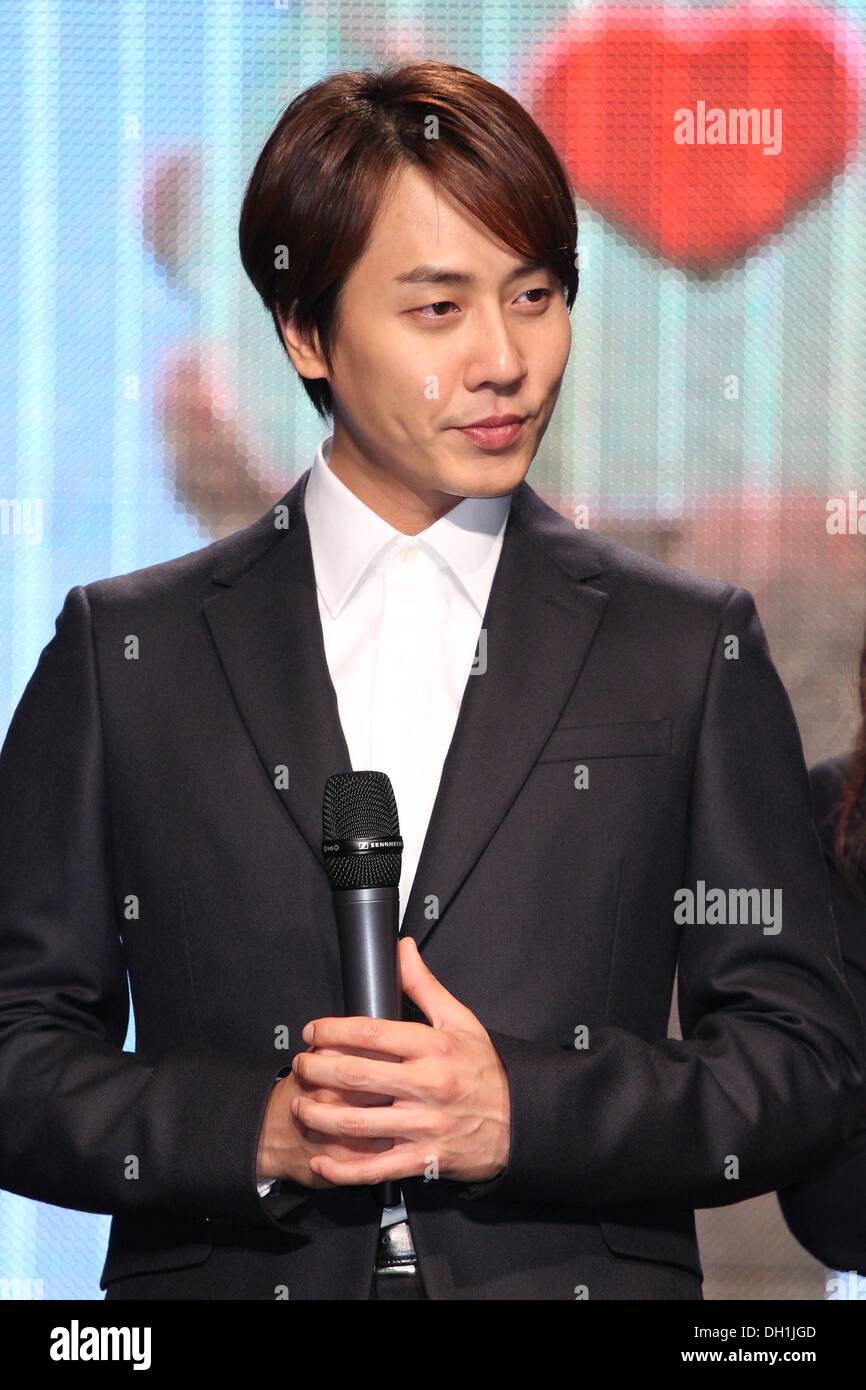 Taipei, China. 27th Oct, 2013. Korean star Andy Lee, member of Korean ...