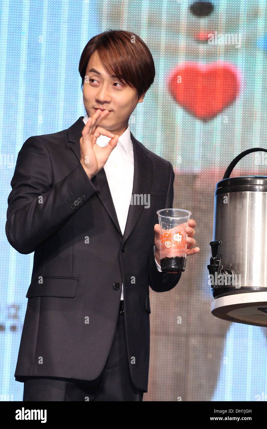 Taipei, China. 27th Oct, 2013. Korean star Andy Lee, member of Korean ...