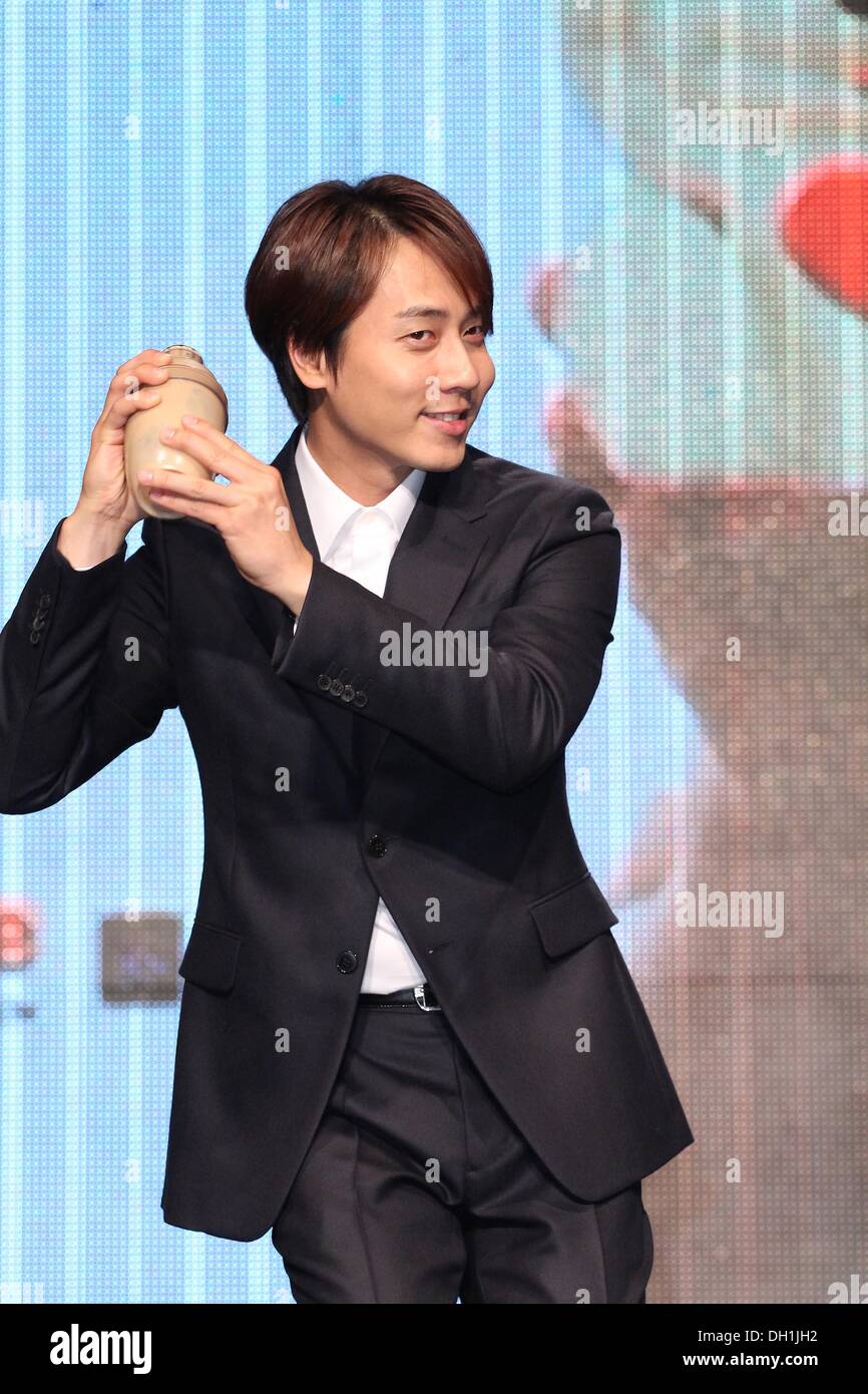 Taipei, China. 27th Oct, 2013. Korean star Andy Lee, member of Korean ...