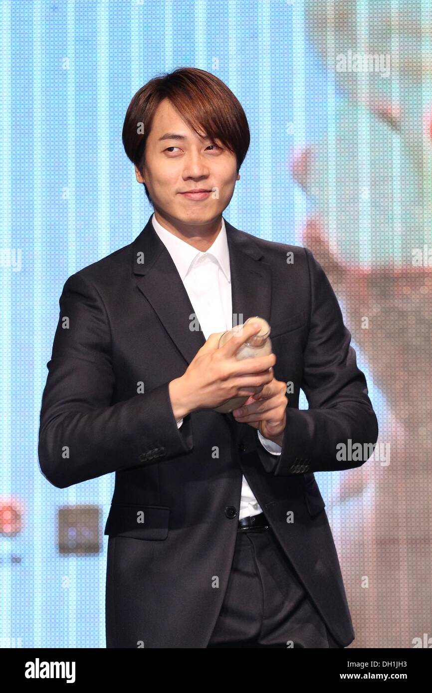 Taipei, China. 27th Oct, 2013. Korean star Andy Lee, member of Korean ...
