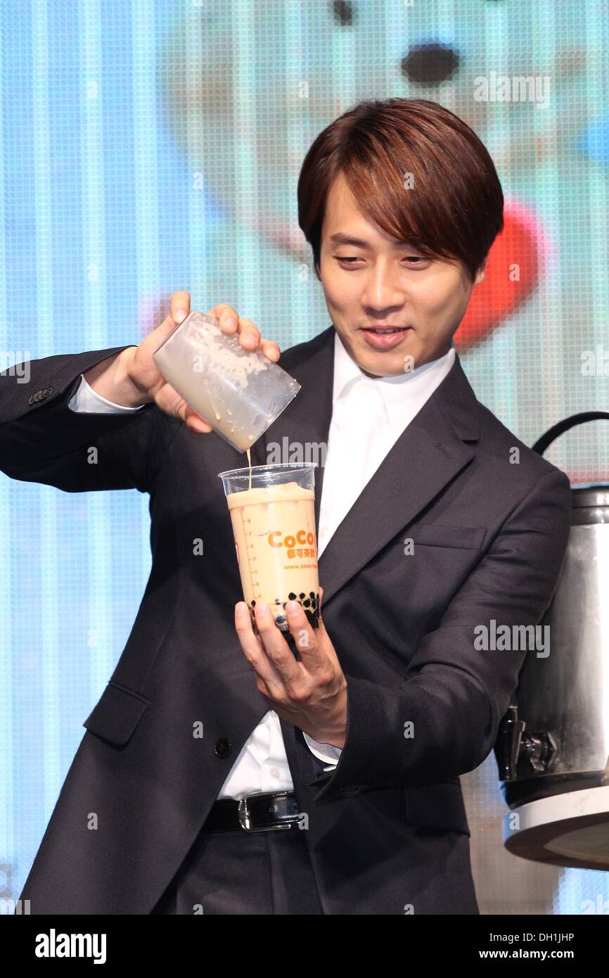 Taipei, China. 27th Oct, 2013. Korean star Andy Lee, member of Korean ...