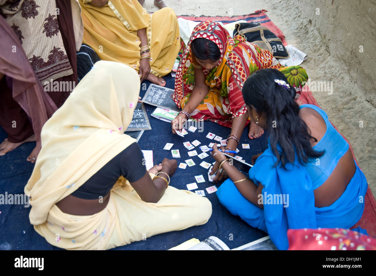 Women learning hi-res stock photography and images - Alamy