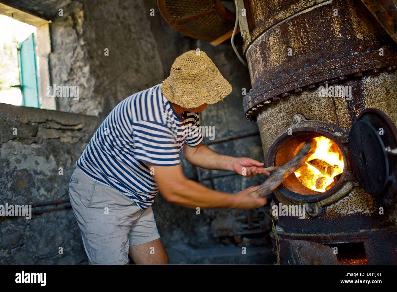 Distillation furnace hi-res stock photography and images - Alamy