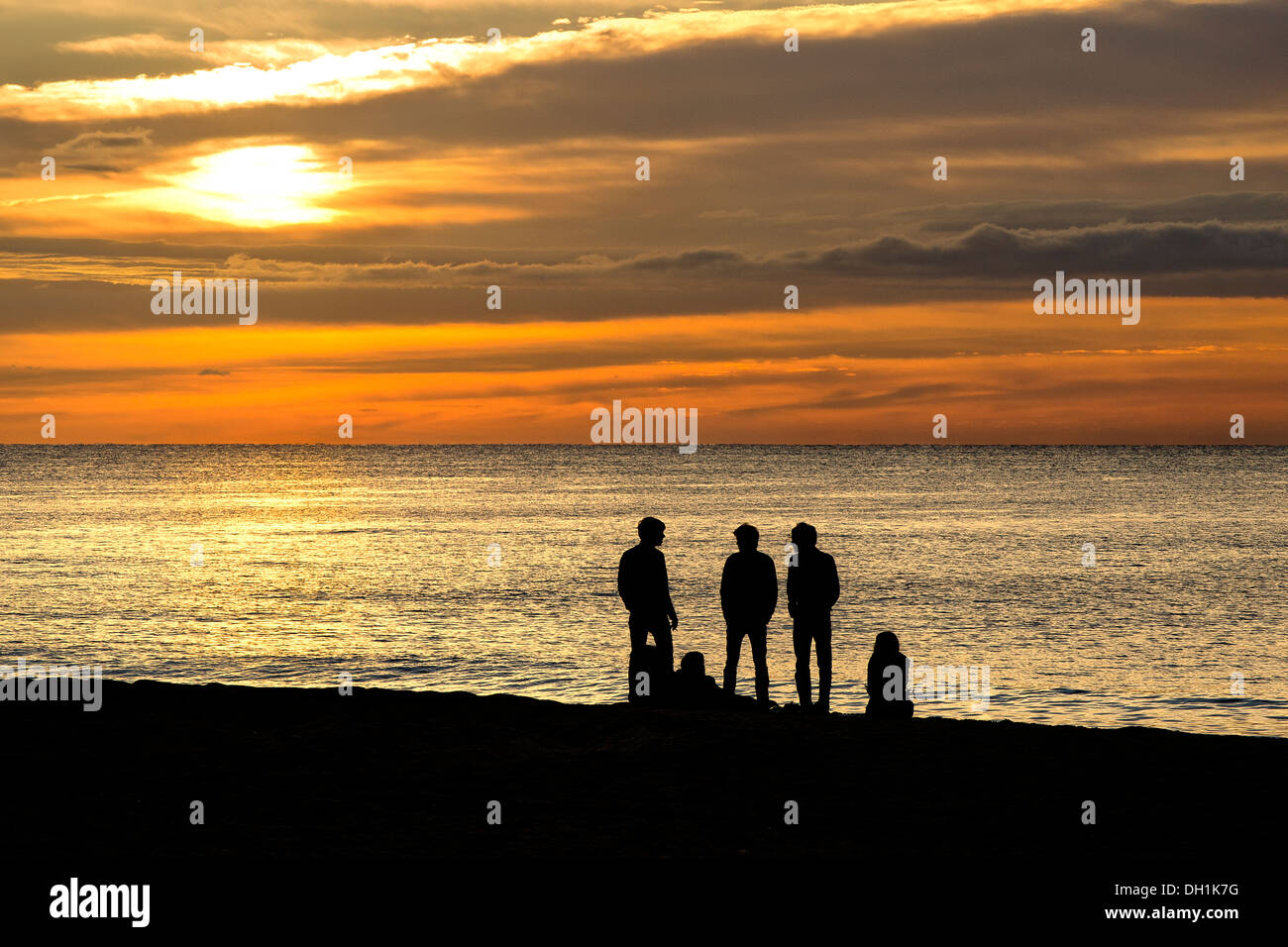 Sunrise with people hi-res stock photography and images - Alamy