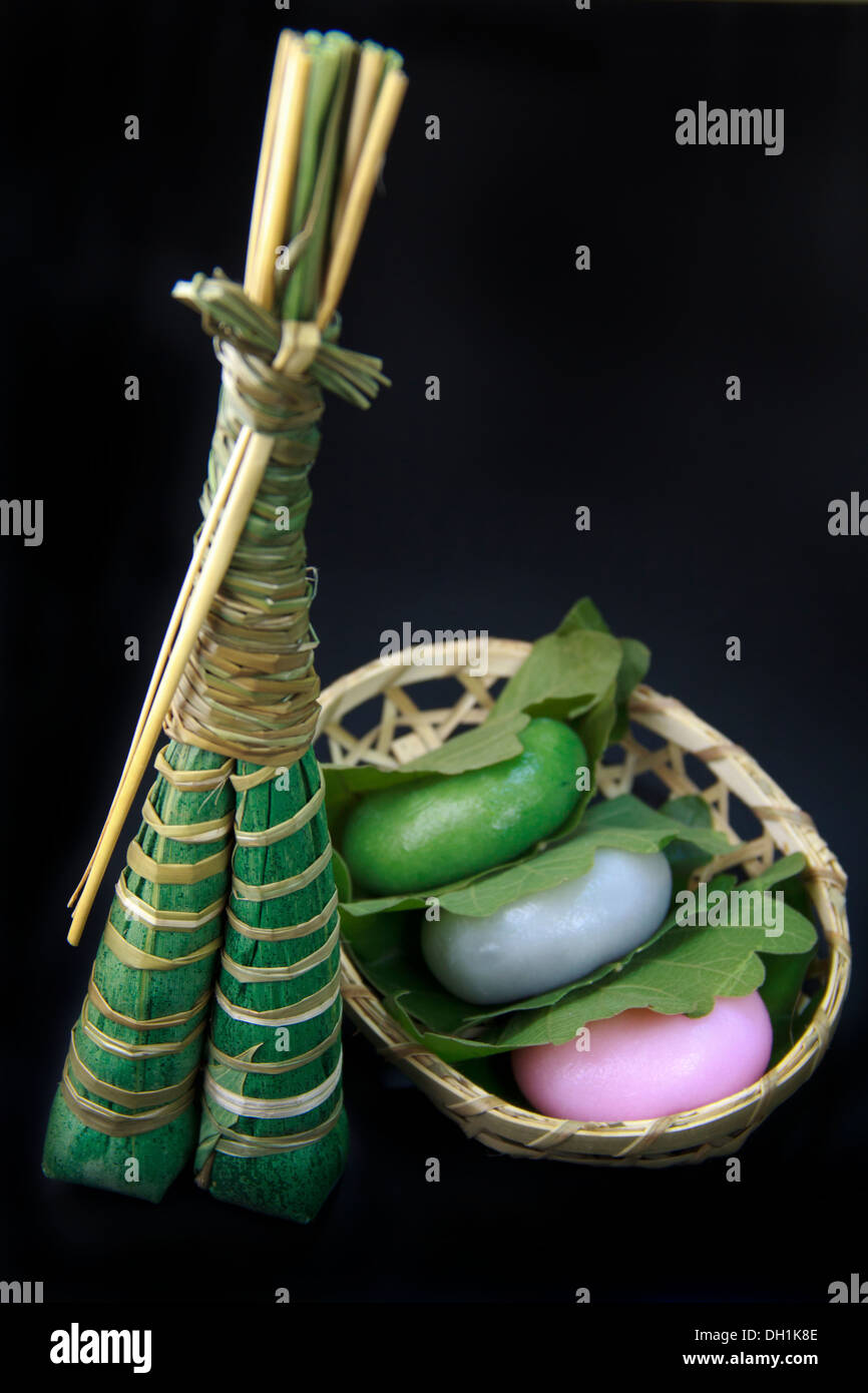 Zongzi hi-res stock photography and images - Alamy