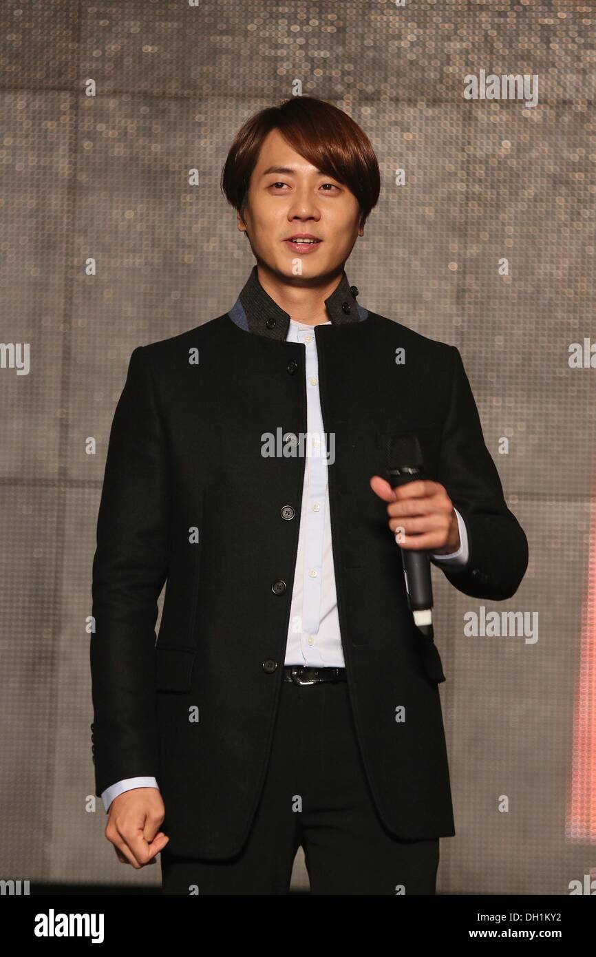 Taipei, China. 27th Oct, 2013. Korean star Andy Lee, member of Korean ...