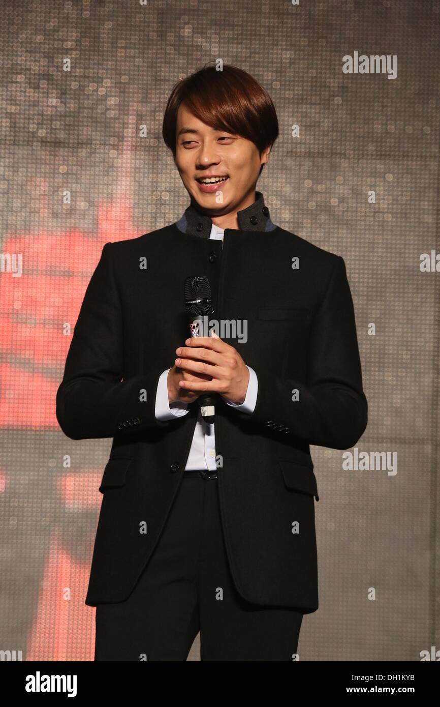 Taipei, China. 27th Oct, 2013. Korean star Andy Lee, member of Korean ...