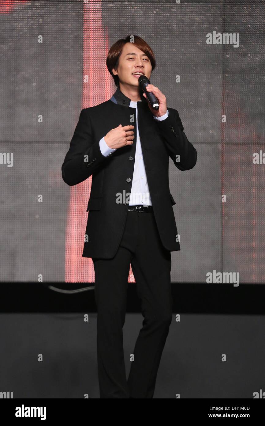 Taipei, China. 27th Oct, 2013. Korean star Andy Lee, member of Korean ...