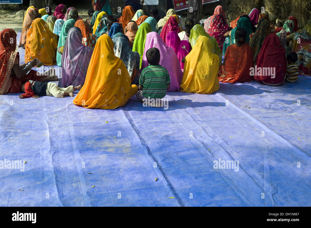 Indian women group meeting rural hi-res stock photography and images ...