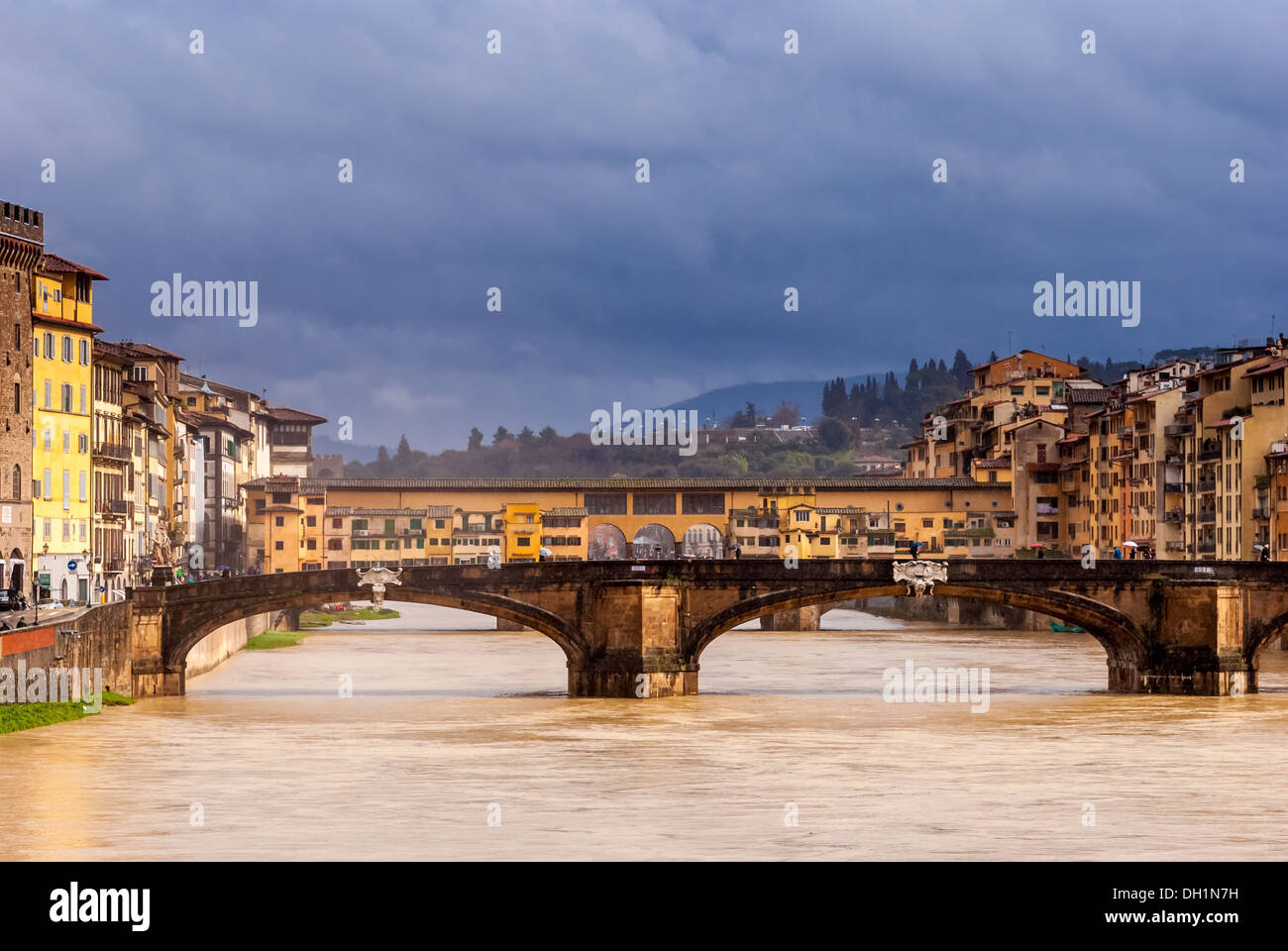 Florence, panorama with Old Bridge Stock Photo - Alamy