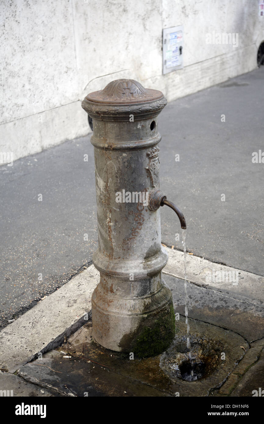 Fountains of rome hi-res stock photography and images - Alamy