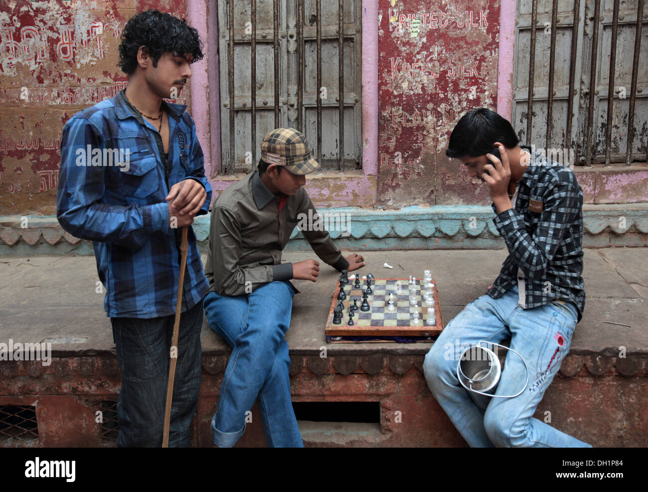 Indian chess board hi-res stock photography and images - Alamy
