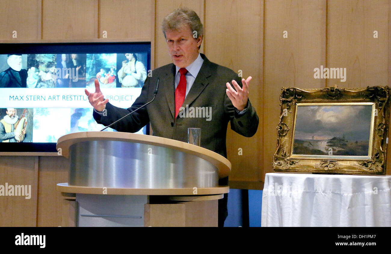 Berlin, Germany. 29th Oct, 2013. Uwe Hartmann, Head of the German ...