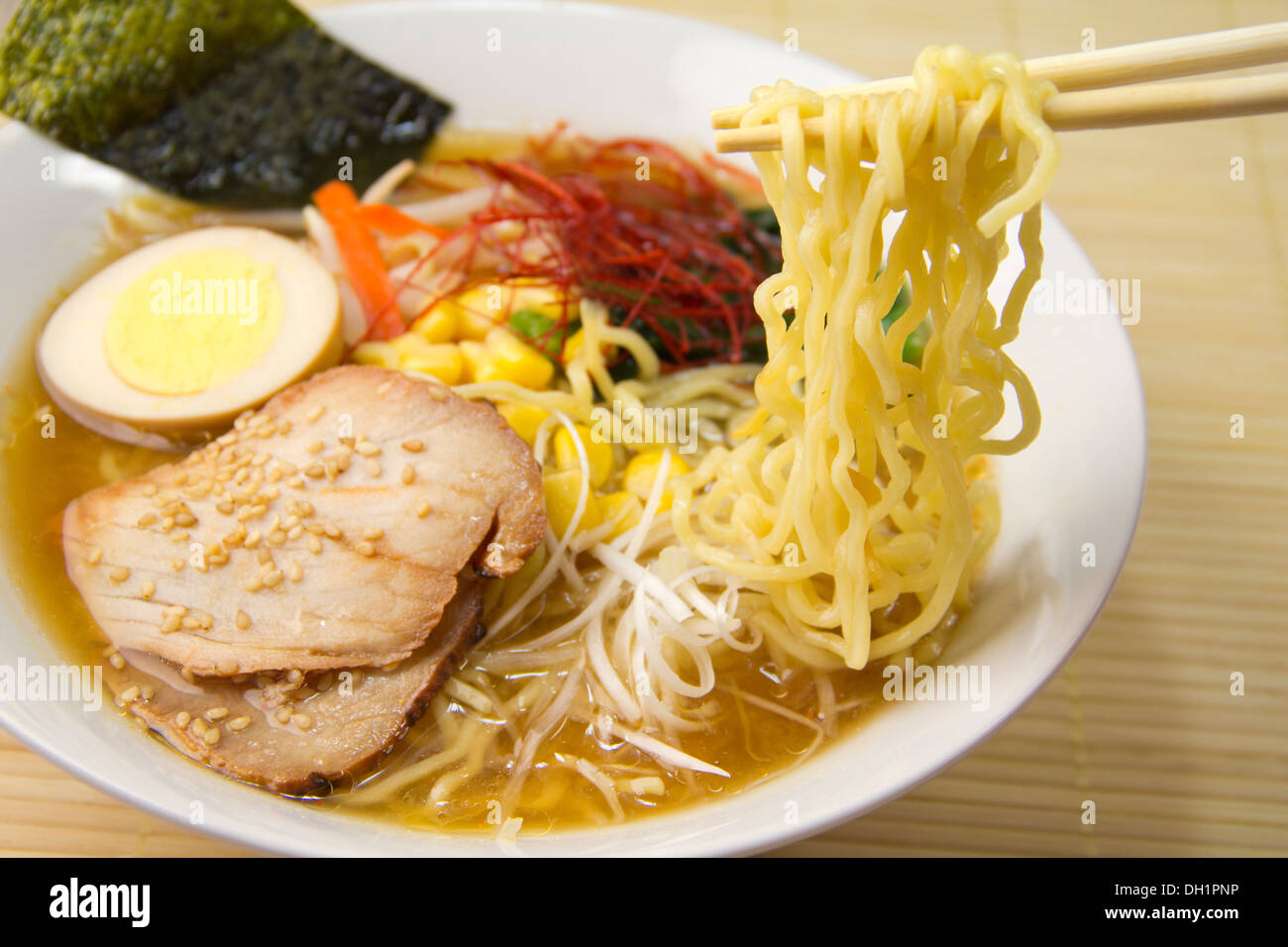 Ramen no chopsticks hi-res stock photography and images - Alamy