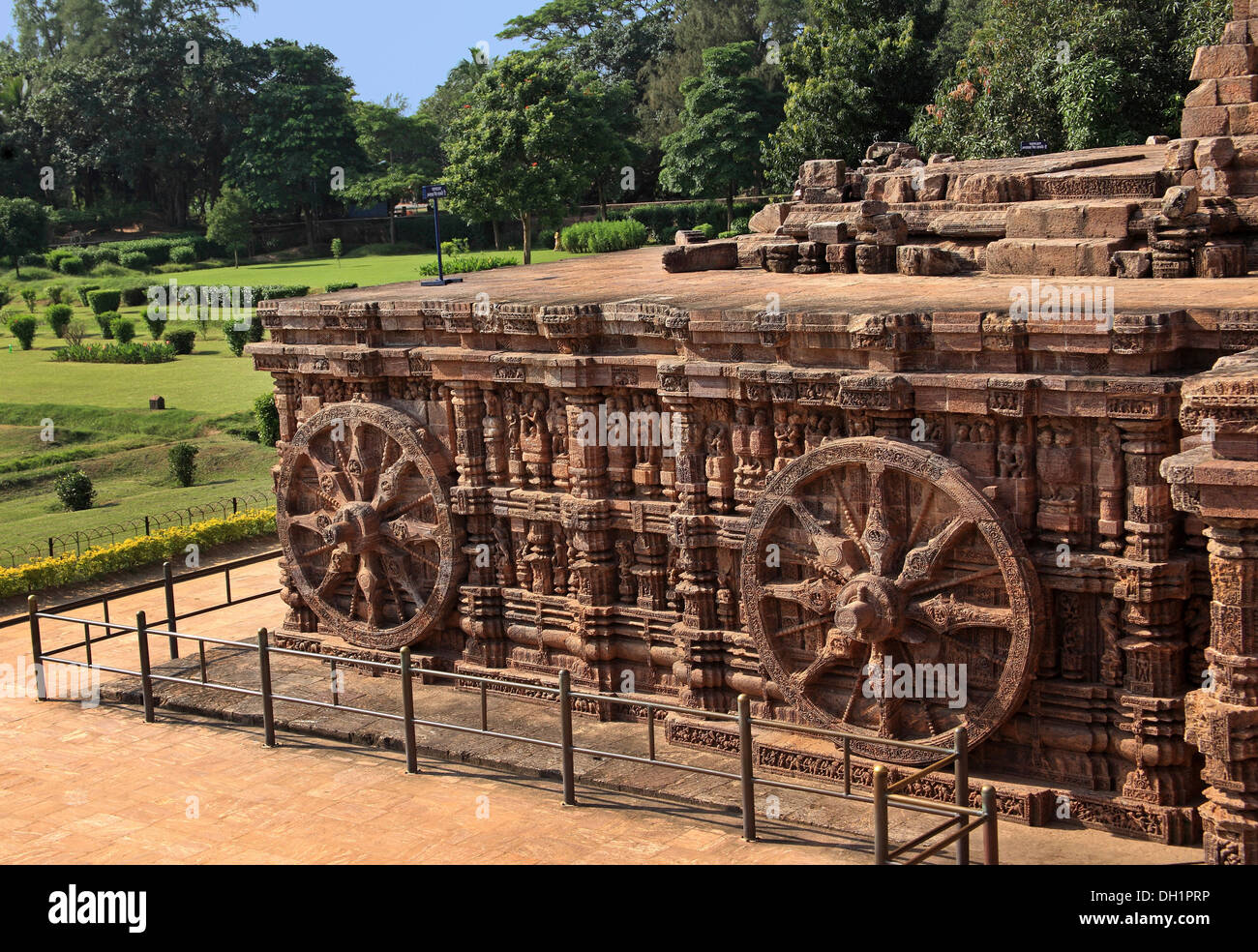 Chariot Wheel Konark Sun Temple Orrisa India Stock Photo - Alamy
