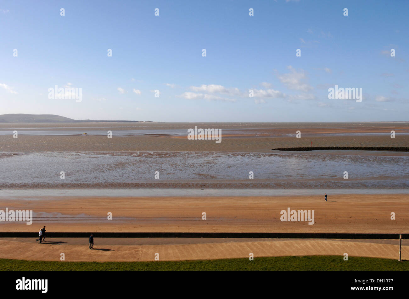 Llanelli beach hi-res stock photography and images - Alamy
