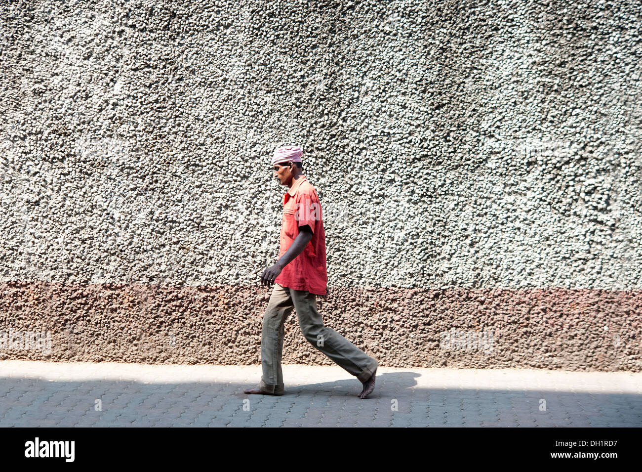 Man (Coolie) walking - street scene from Mumbai, Maharashtra Stock ...