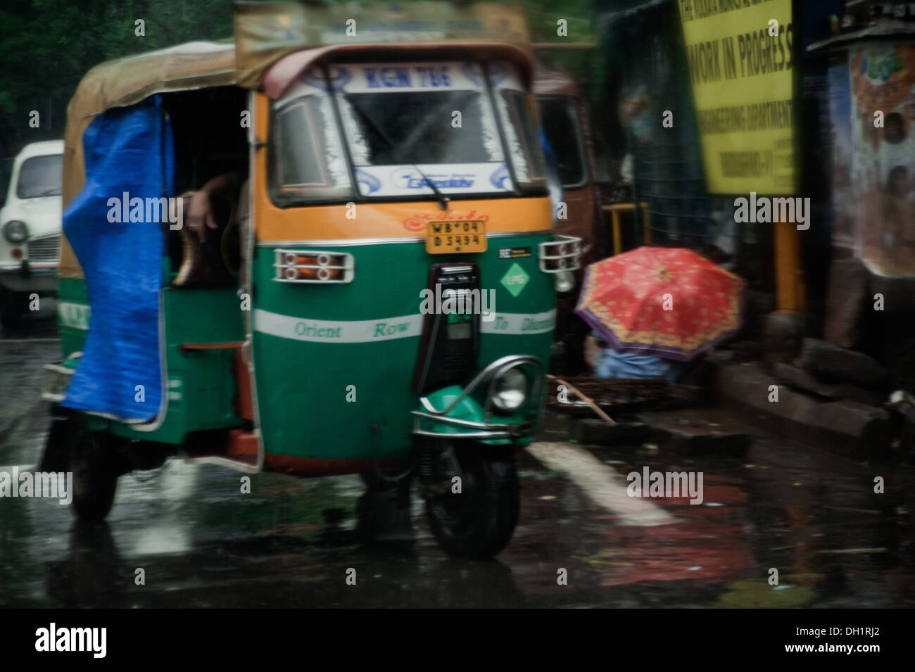 Auto rickshaw kolkata hi-res stock photography and images - Alamy