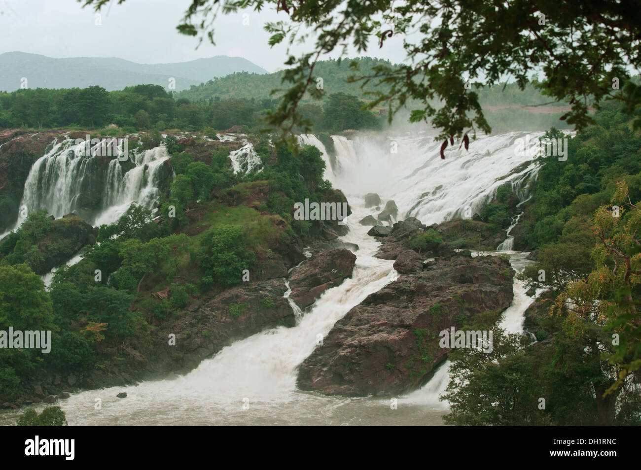Shiva india waterfall hi-res stock photography and images - Alamy