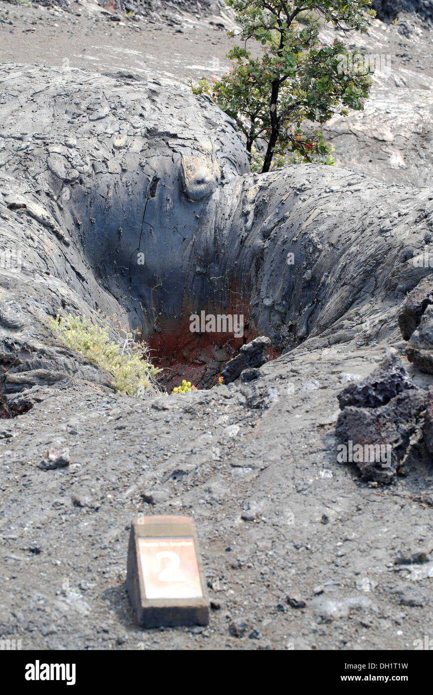 Volcanic eruption fissure, Mauna Ulu, 1969-1974, Hawaiʻi Volcanoes ...