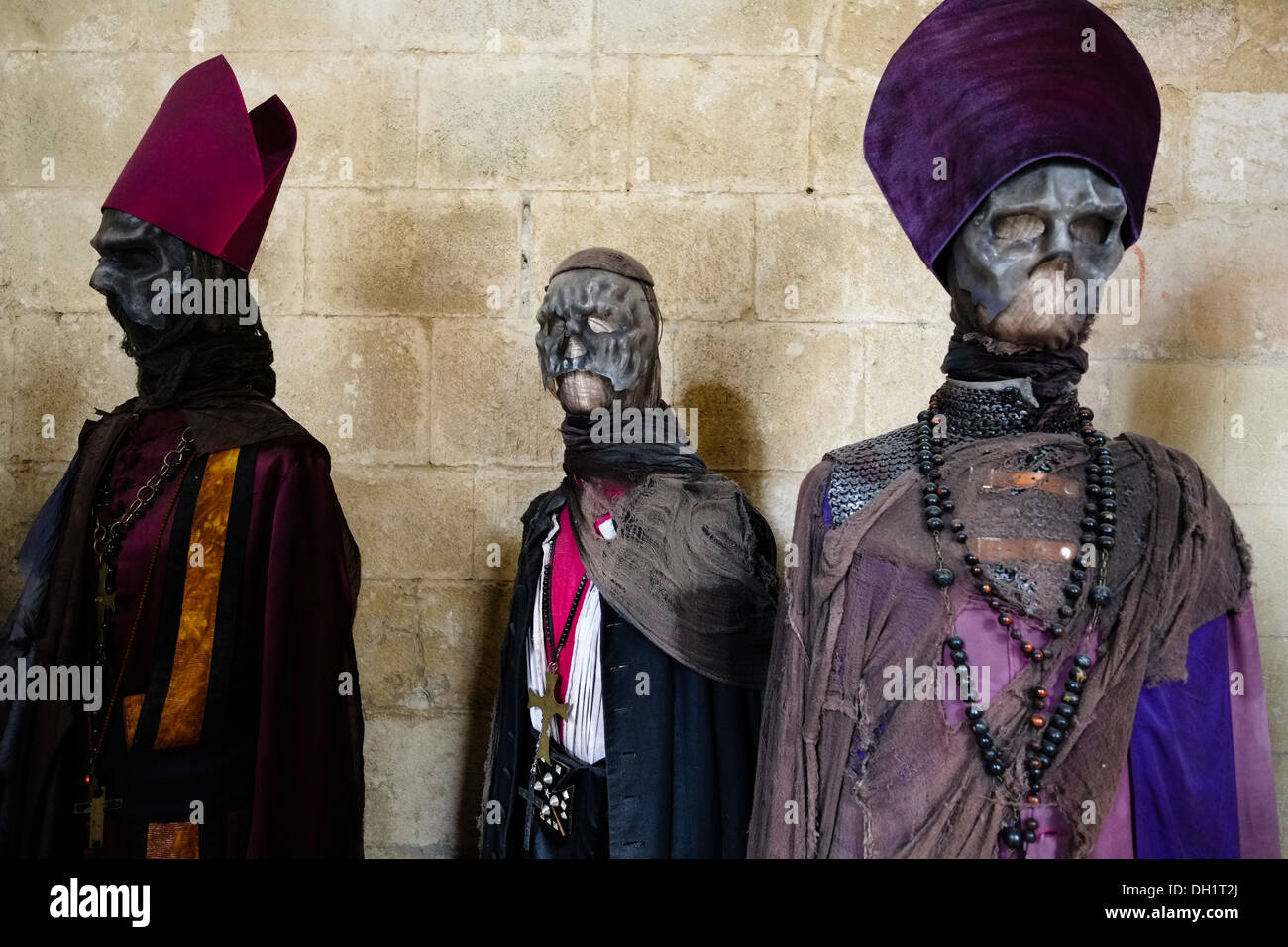 Zombie like hi-res stock photography and images - Alamy