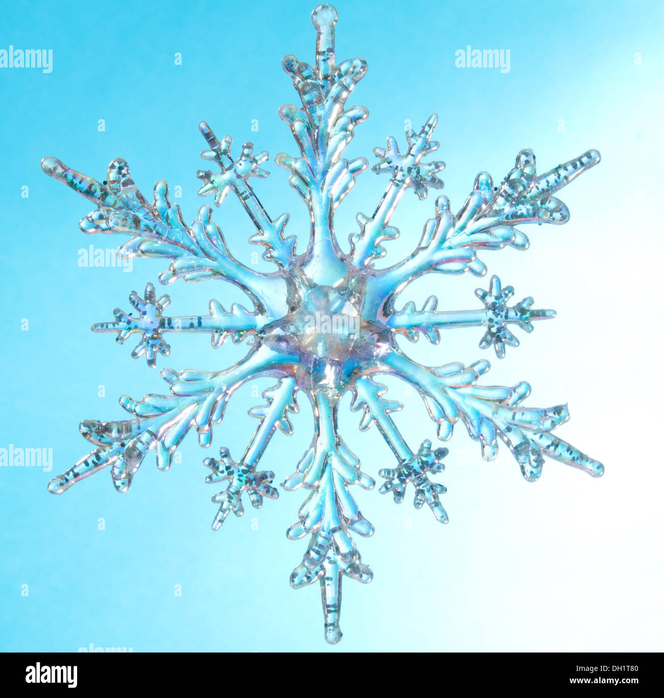 Falling snow on transparent background hi-res stock photography and ...