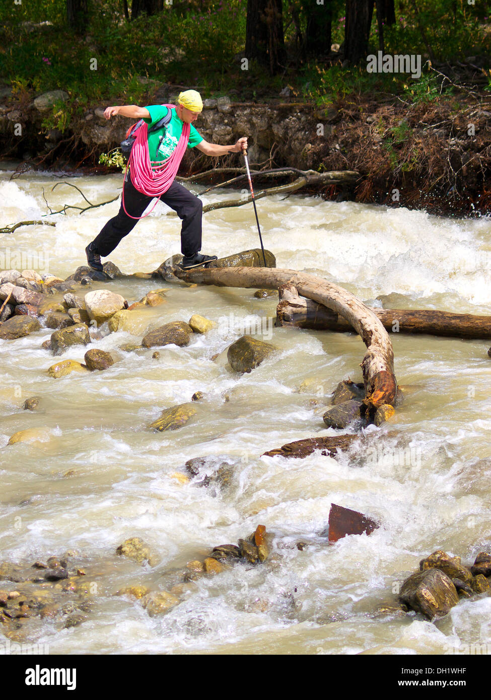 Step river bridge cross hi-res stock photography and images - Alamy