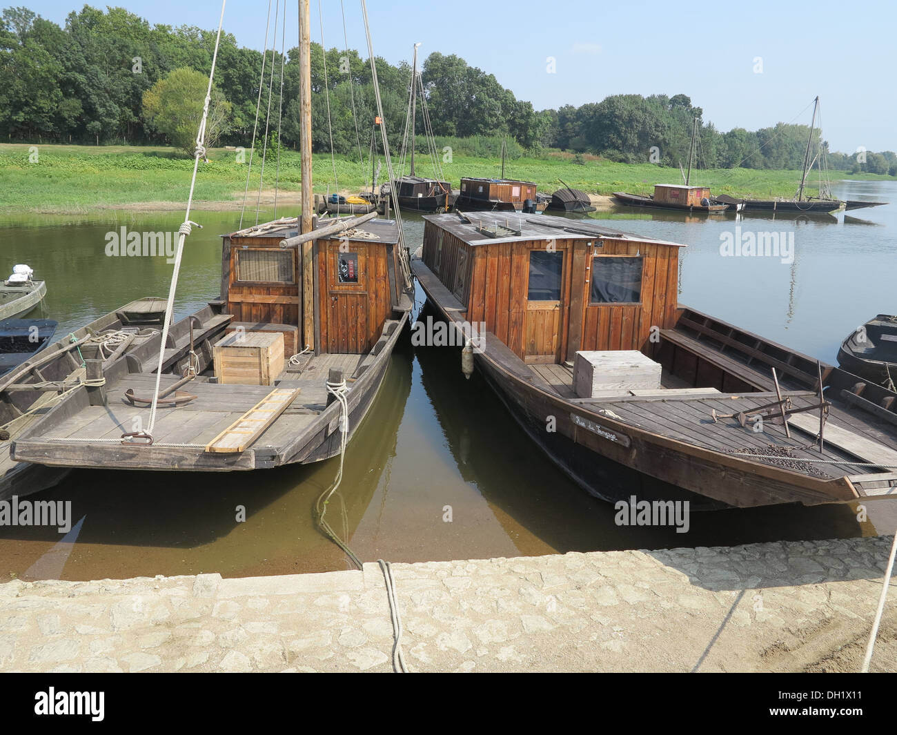 barges moored on the river Seine Stock Photo - Alamy