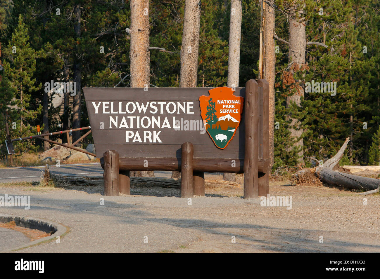 Yellowstone National Park Sign High Resolution Stock Photography and ...