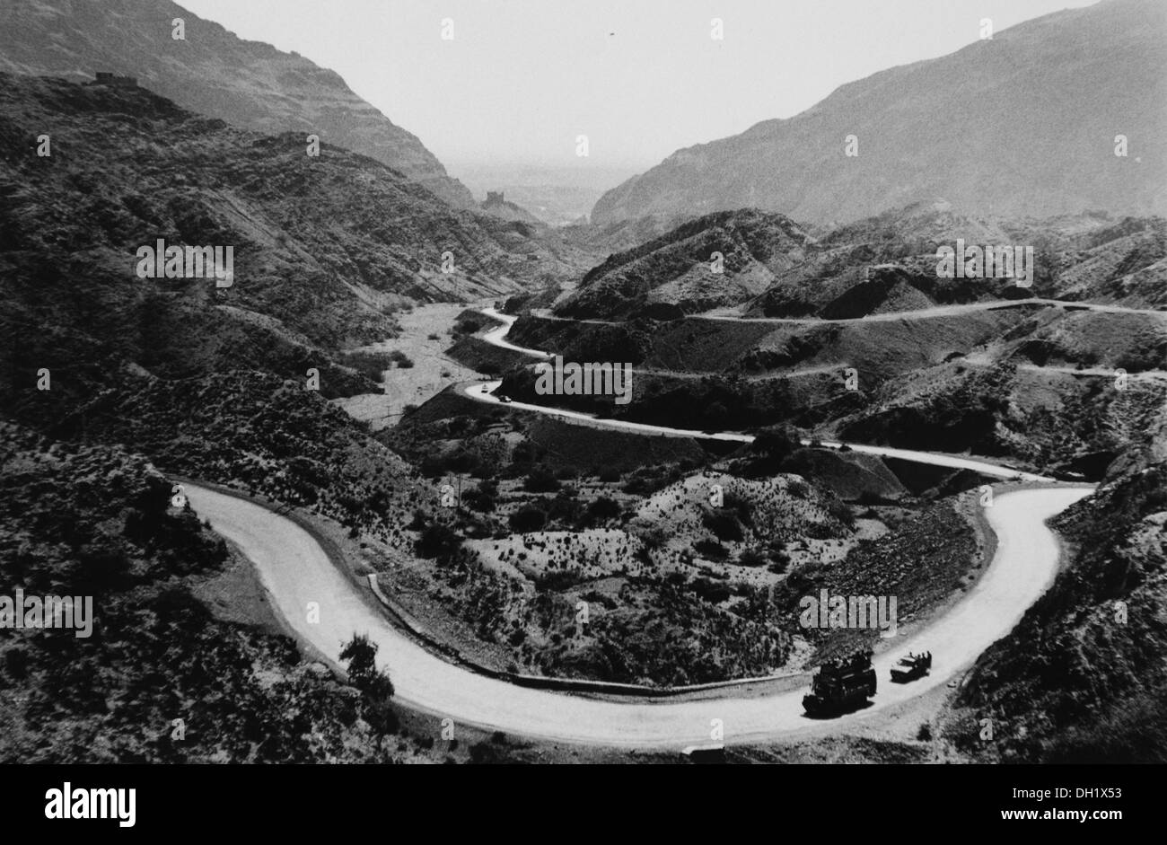 Khyber pass border hi-res stock photography and images - Alamy