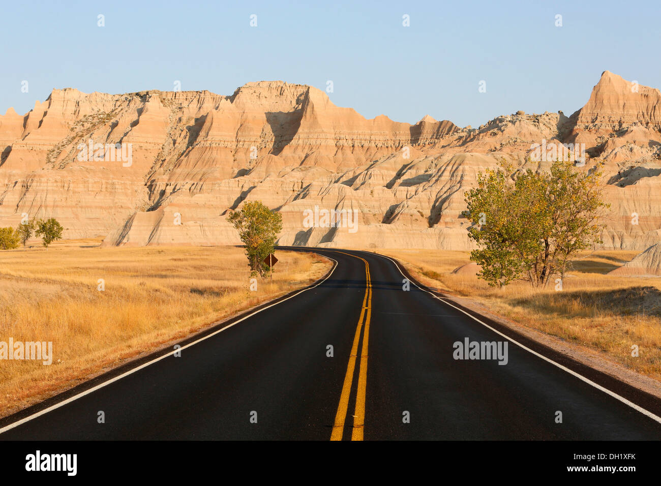 Road through the Badlands, Badlands National Park, South Dakota, USA ...