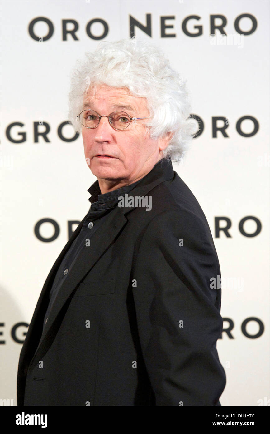 Annaud director hi-res stock photography and images - Alamy