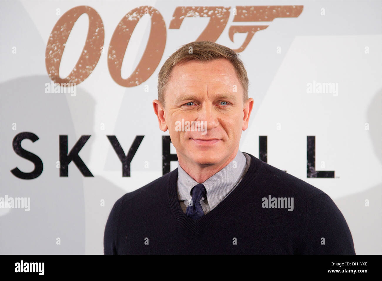 Actor daniel craig hi-res stock photography and images - Alamy