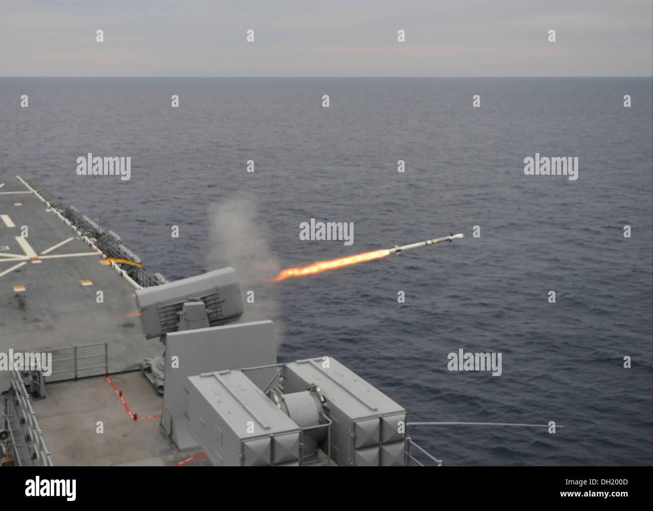 Rolling airframe missile ram hi-res stock photography and images - Alamy