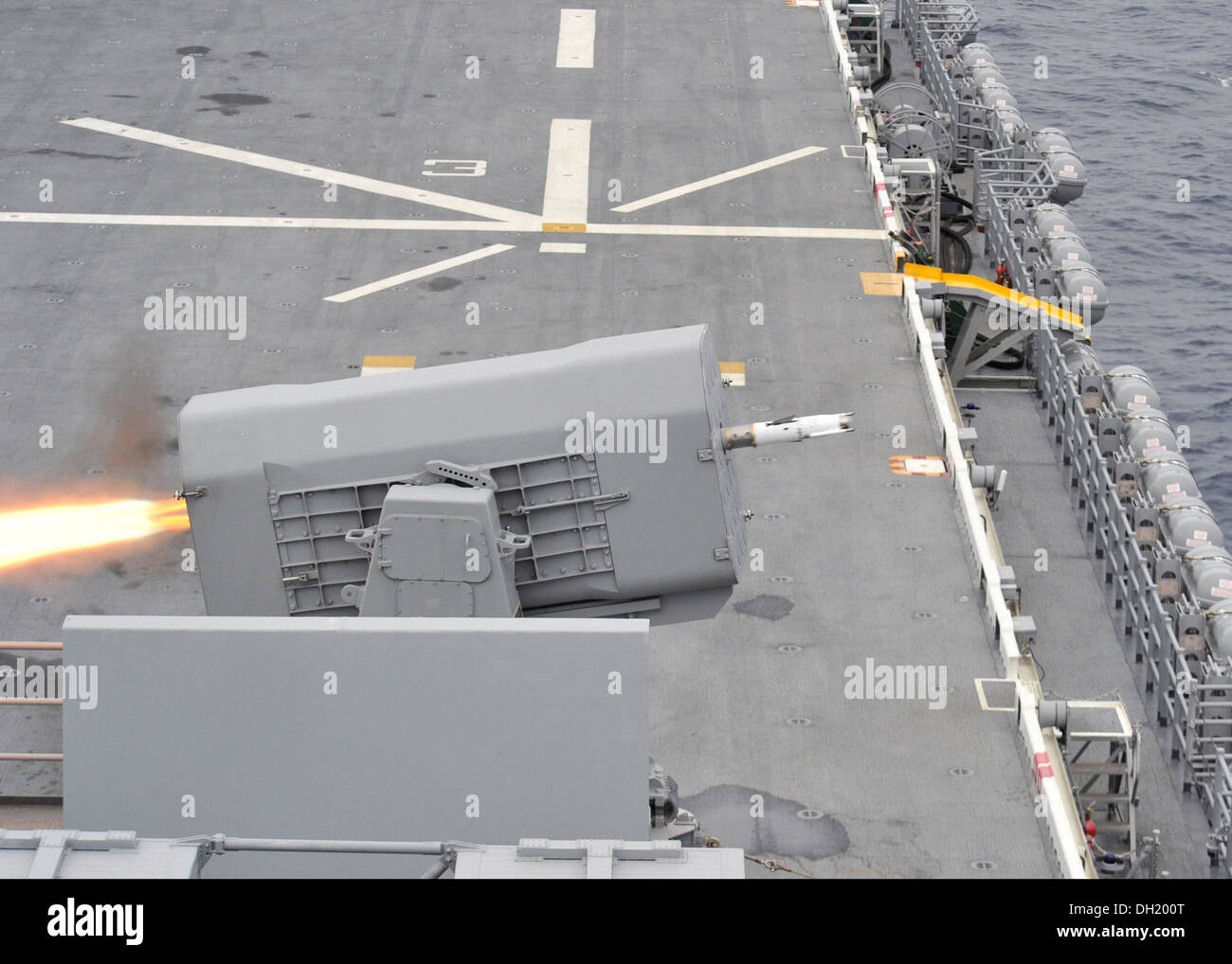 Rolling airframe missile ram hi-res stock photography and images - Alamy