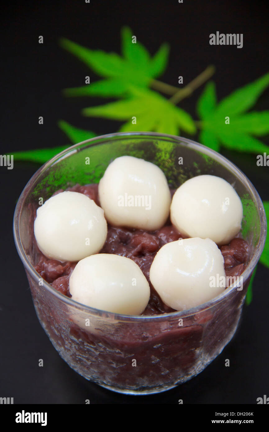 Shiratama dango (Sweet glutinous rice dumplings Stock Photo - Alamy
