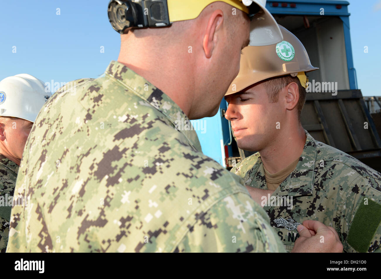 2013 utilitiesman 3rd class hi-res stock photography and images - Alamy