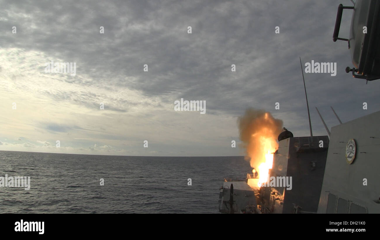 The Arleigh Burke class guided-missile destroyer USS Nitze (DDG 94 ...