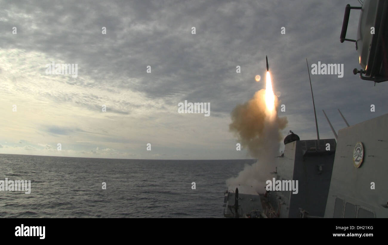 The Arleigh Burke class guided-missile destroyer USS Nitze (DDG 94 ...