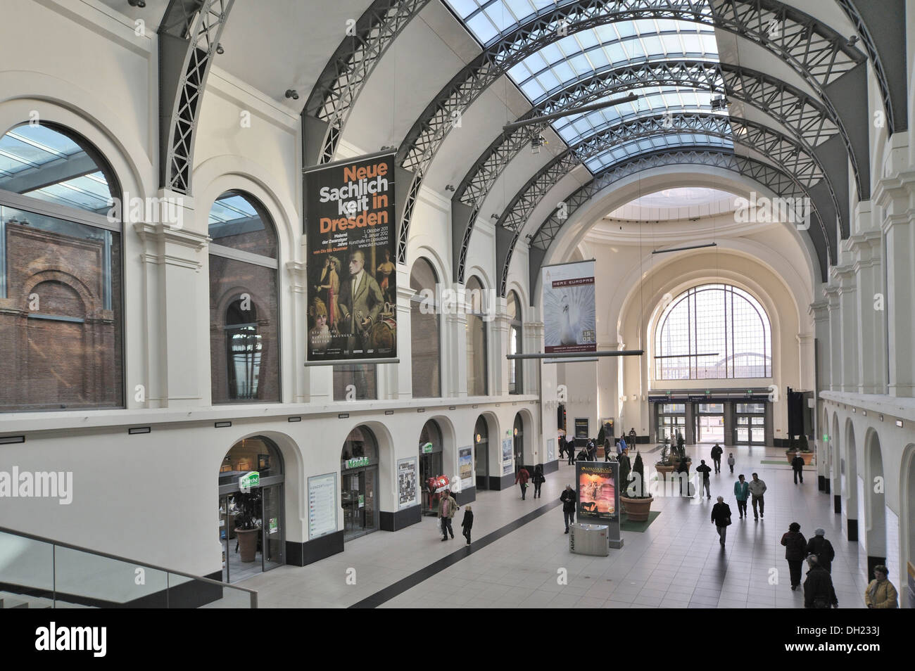 Dresden station interior germany hi-res stock photography and images ...
