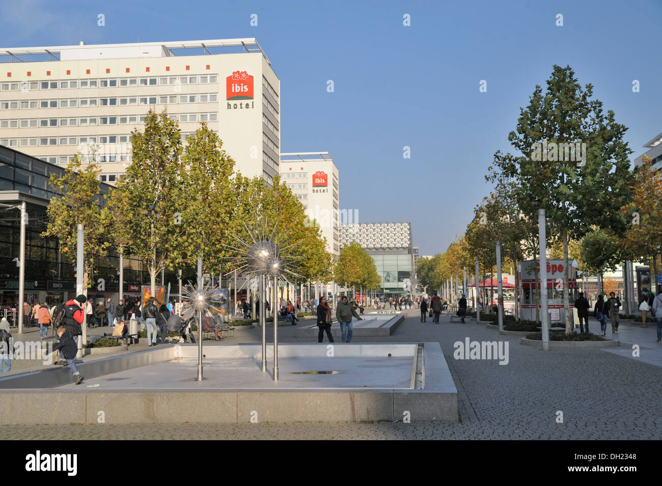 Prager strasse hi-res stock photography and images - Alamy