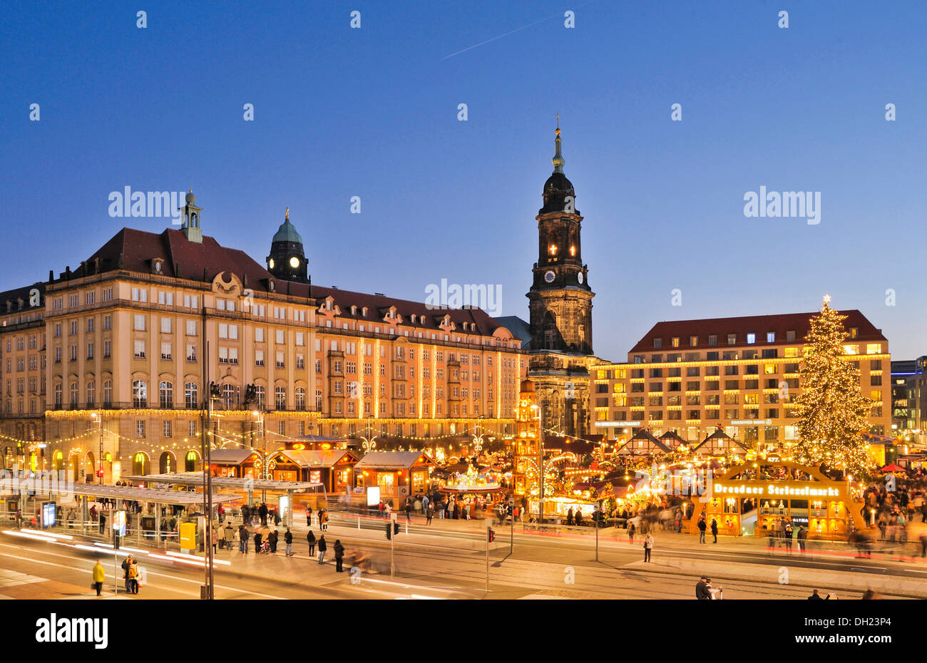 Striezelmarkt Christmas market in Dresden, Saxony Stock Photo - Alamy