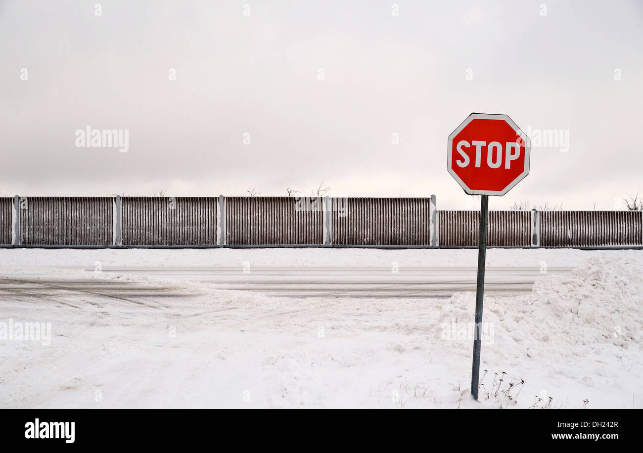 Stop border crossings hi-res stock photography and images - Alamy