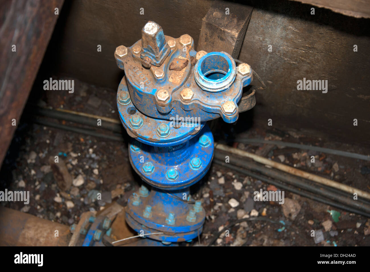 Fire hydrant valve hi-res stock photography and images - Alamy