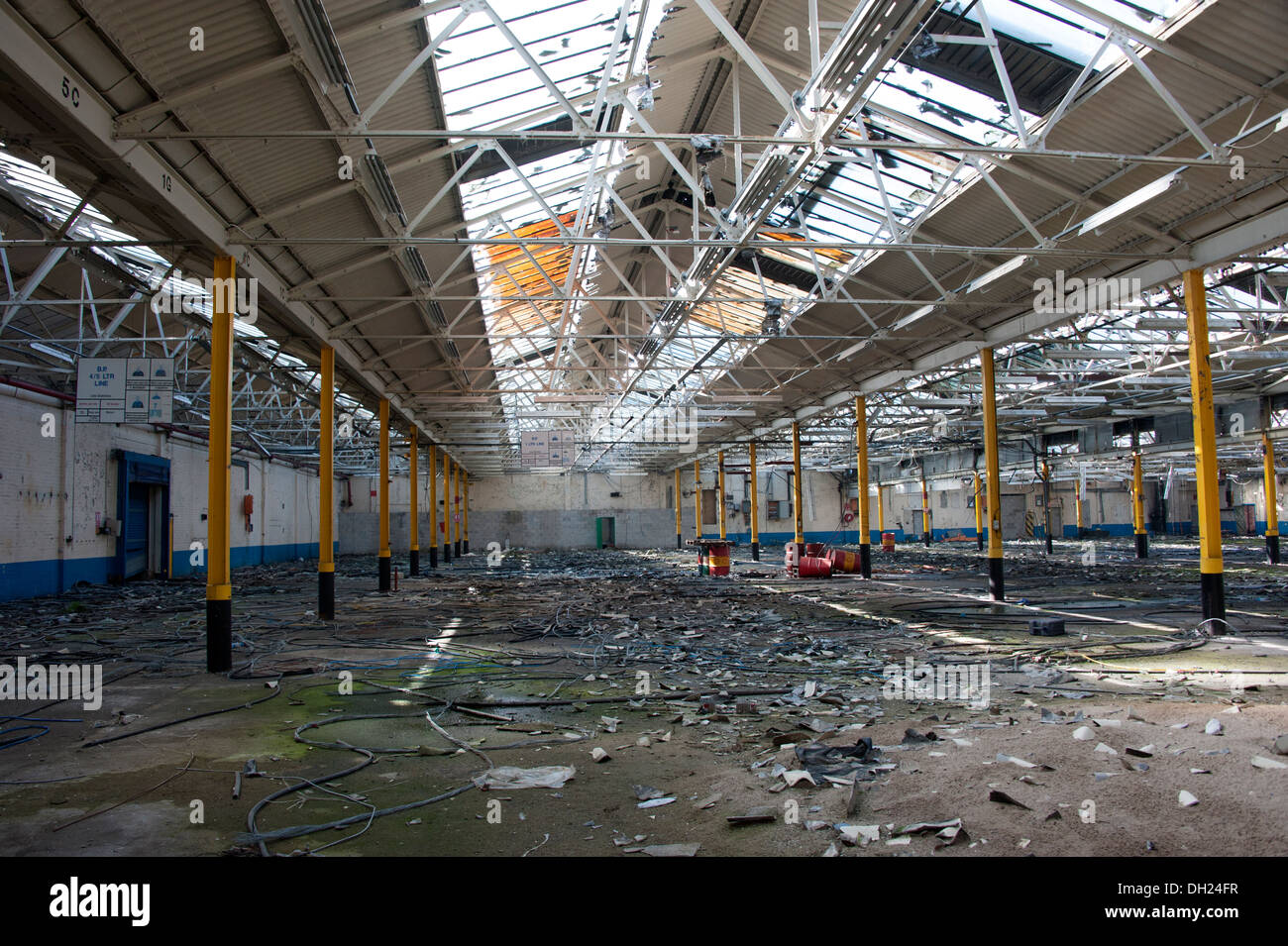 Empty Factory Production Line Closed Redundant Stock Photo - Alamy