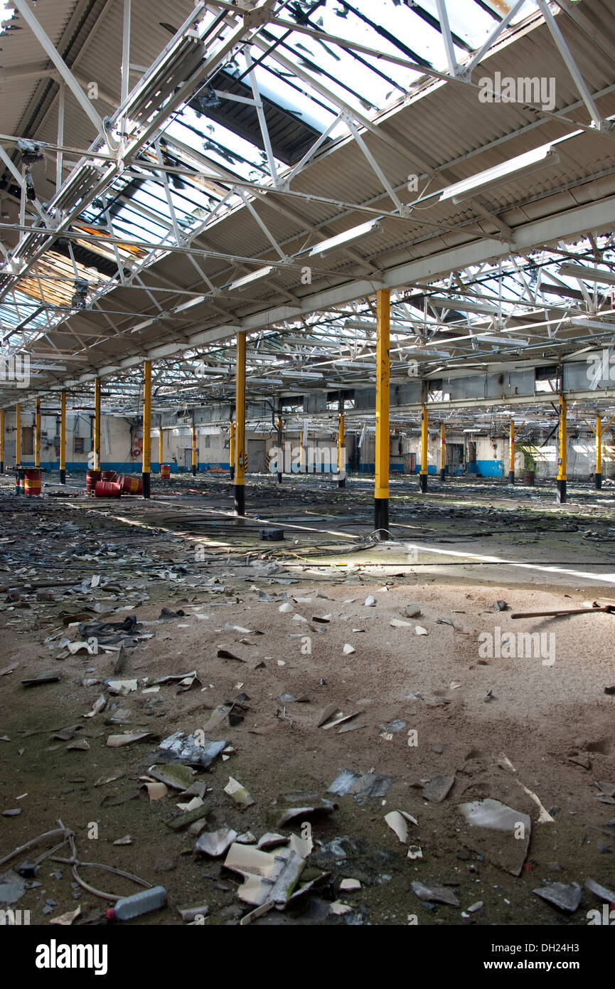 Empty factory hi-res stock photography and images - Alamy