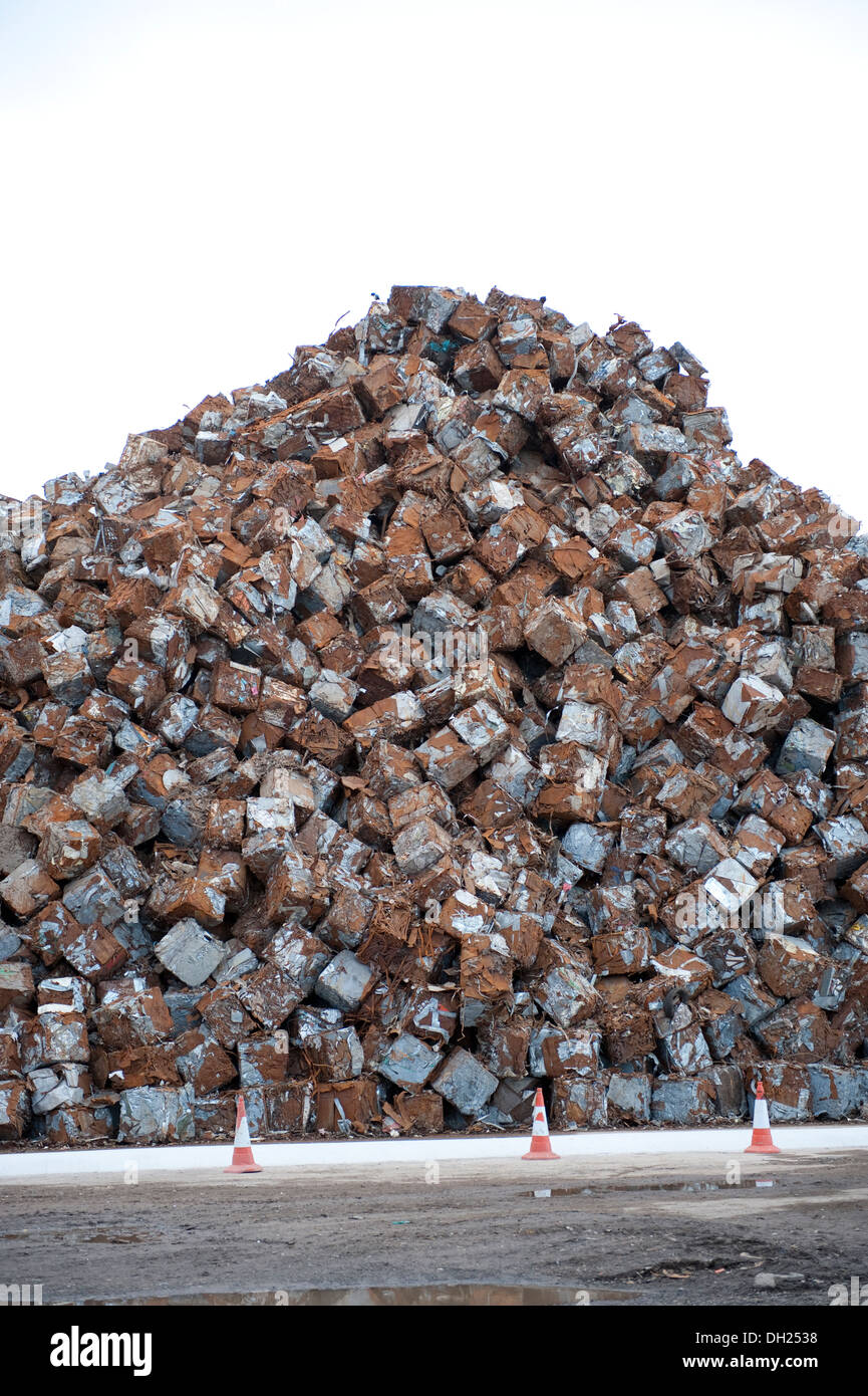 Cubes Blocks Mountain scrap recycled cars metal Stock Photo - Alamy