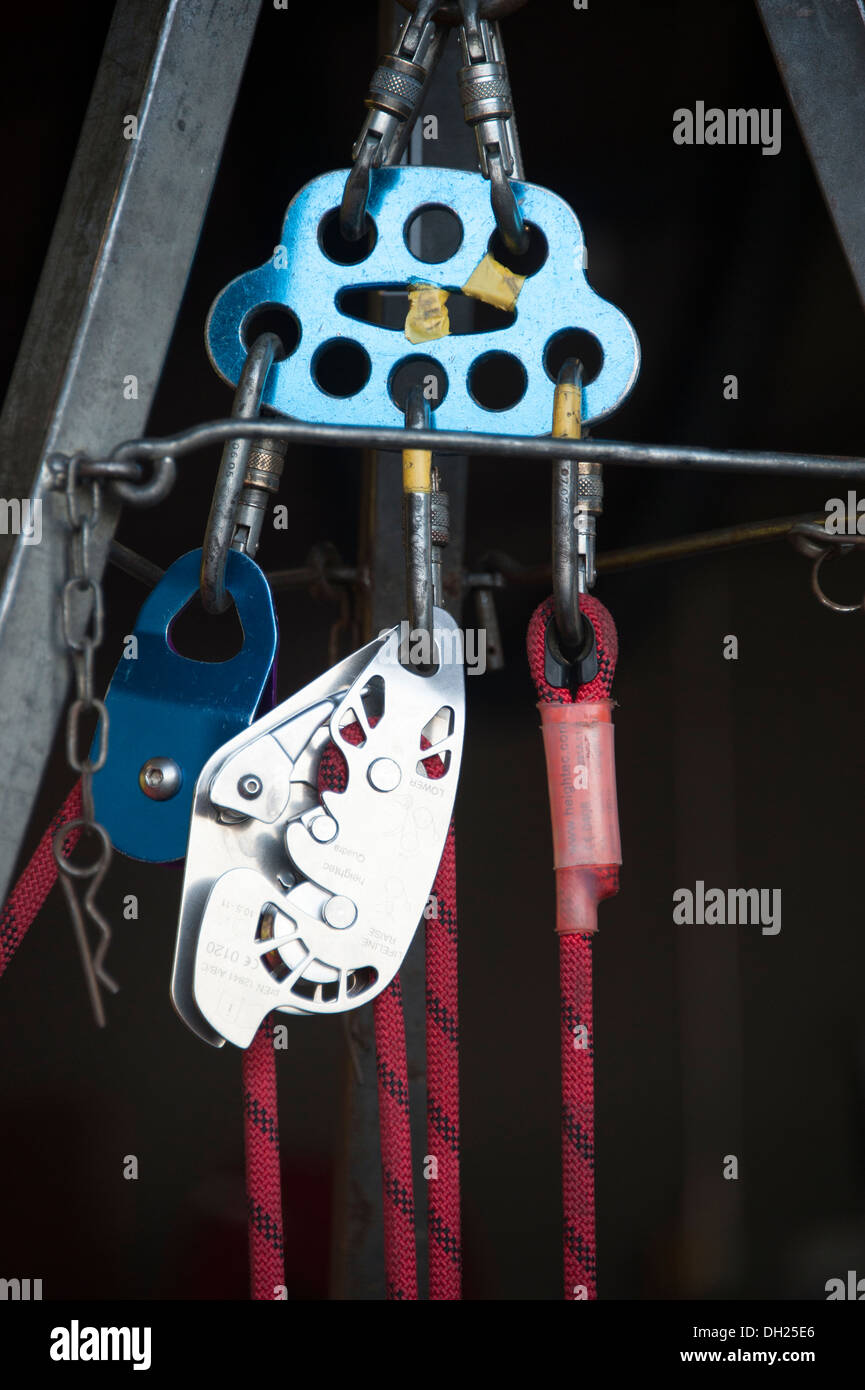 Ropes gear hi-res stock photography and images - Alamy