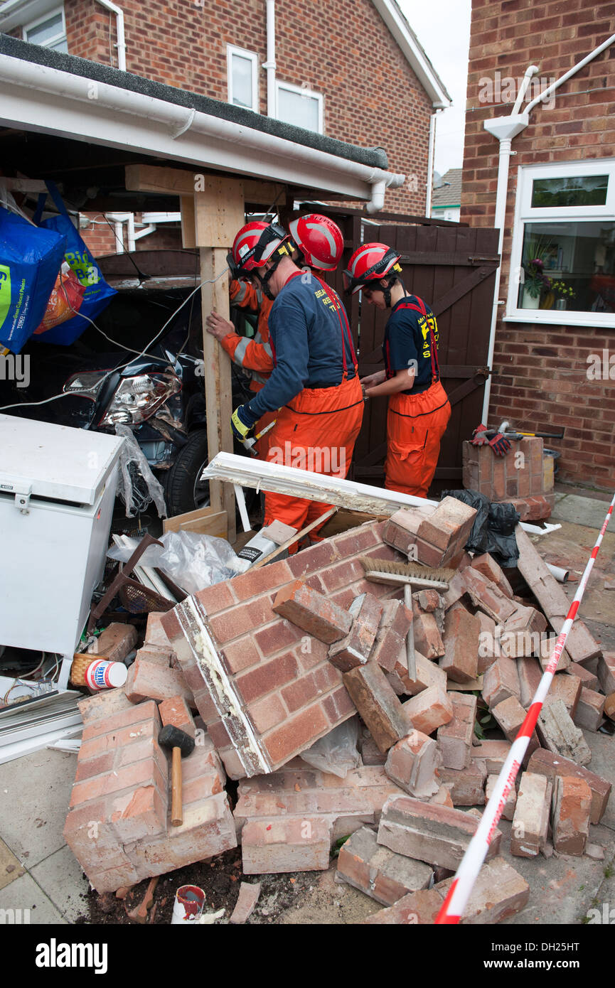 Wall shoring hi-res stock photography and images - Alamy