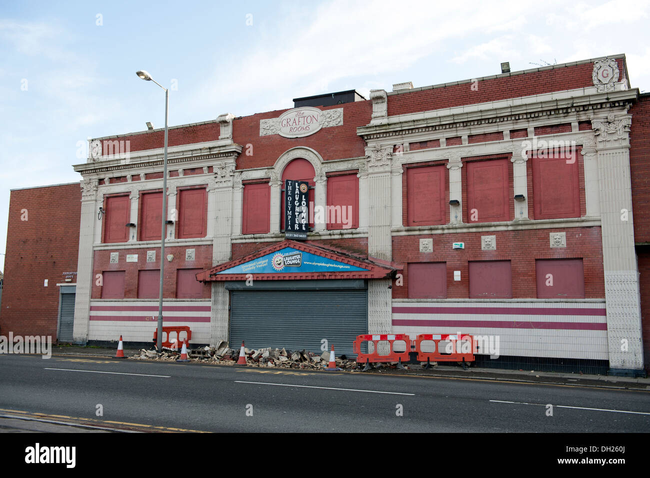 Partial building collapse hi-res stock photography and images - Alamy